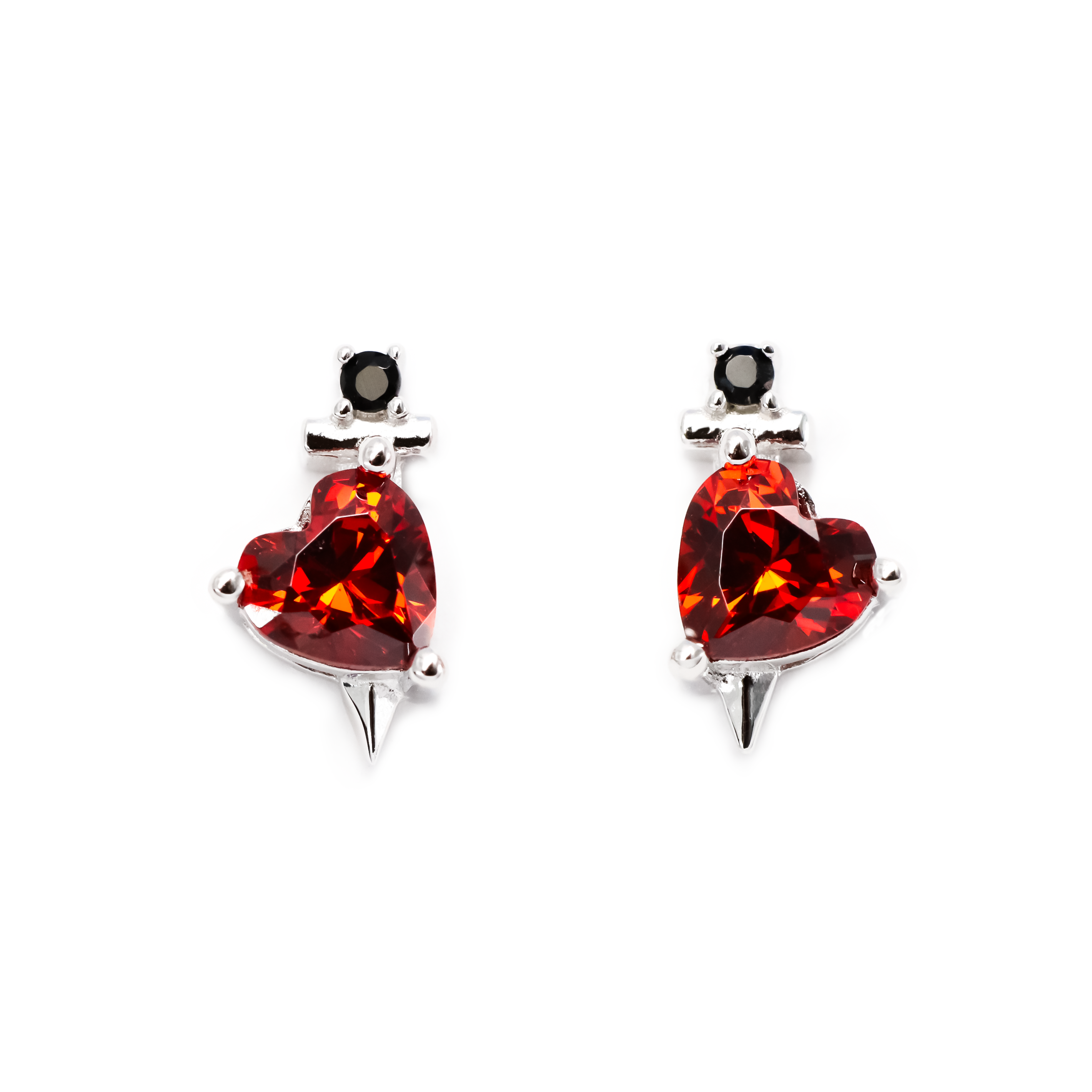 Saira’s Alucard Heart Dagger Studs | Bisoulovely